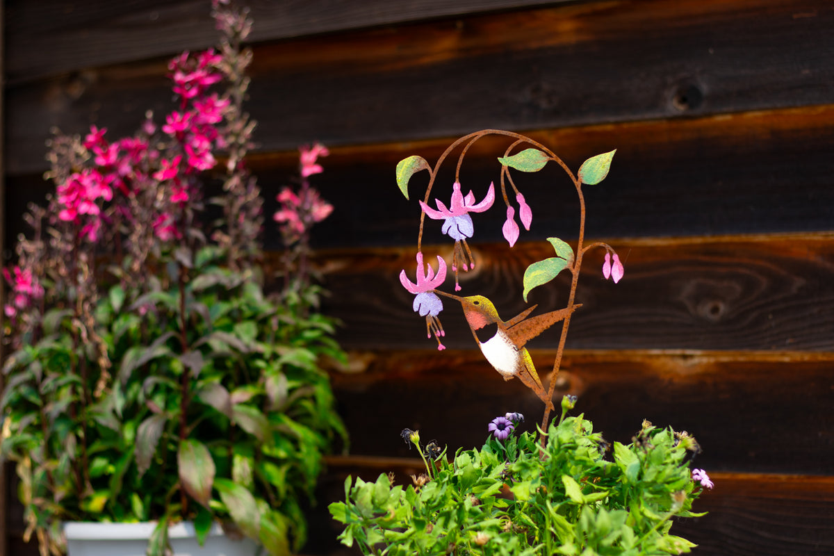 Garden Picks – Rusty Birds