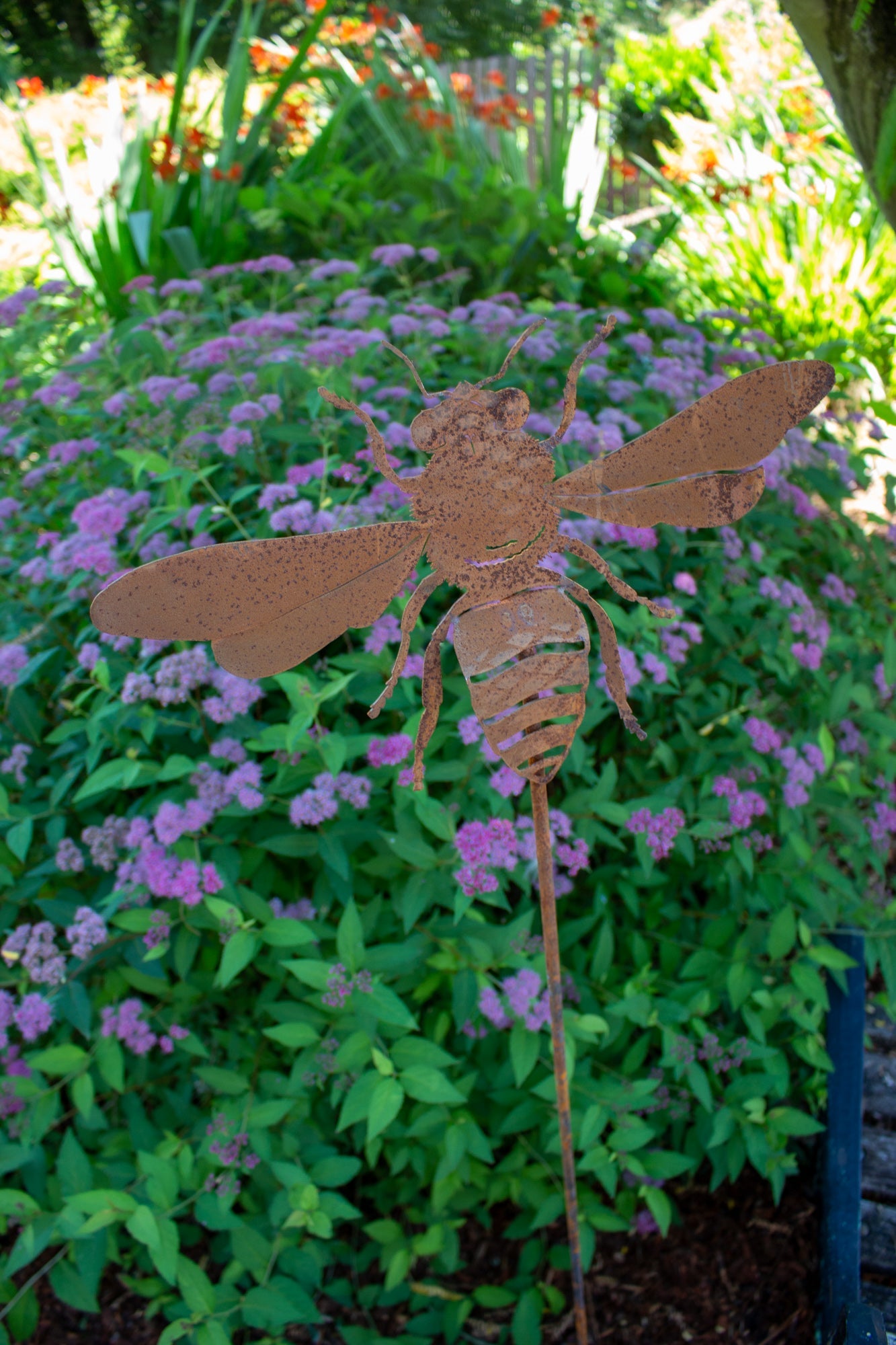 Honey Bee Yard Stake – Rusty Birds